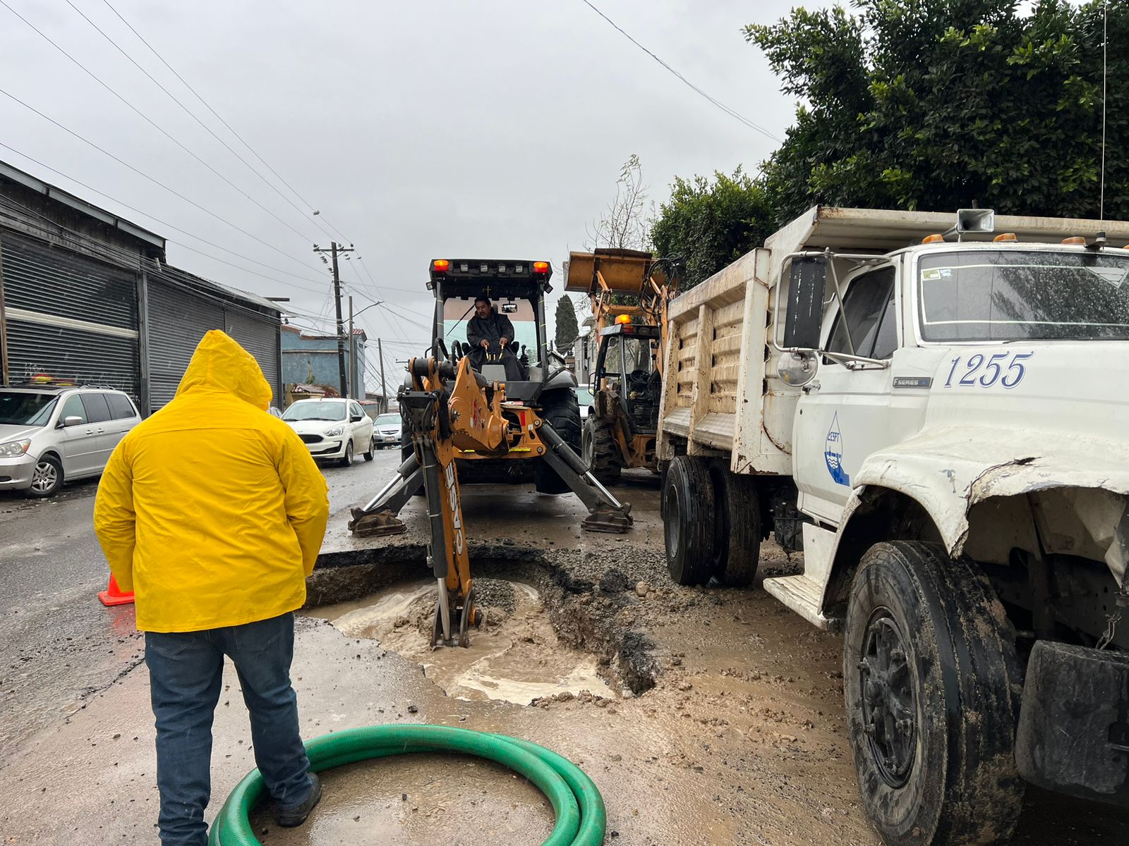 CESPT atiende fugas de agua en Tijuana