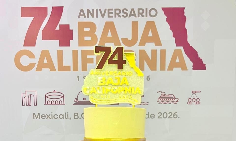 Reconocen y celebran a Baja California en su 74 aniversario