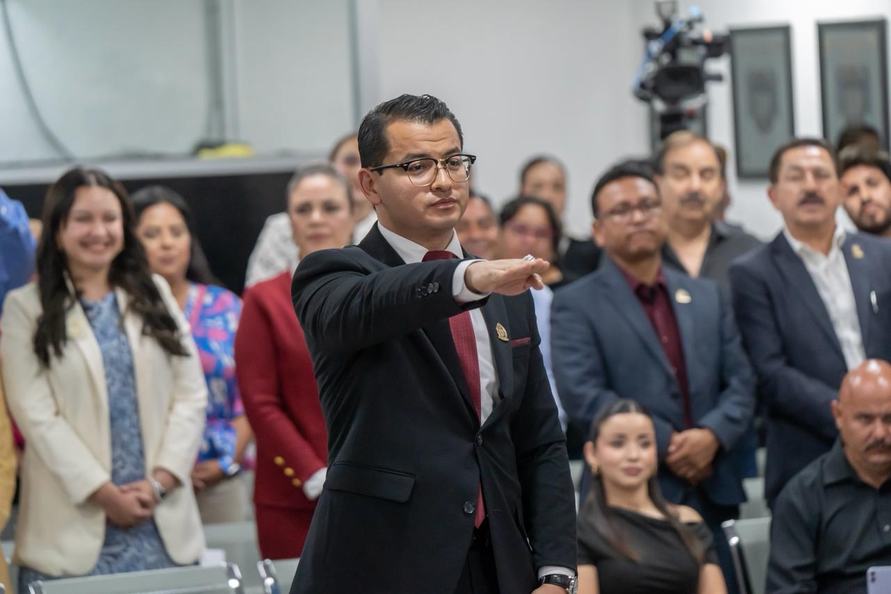 Cabildo aprueba licencia de Ismael Burgueño; Abdiel Gutiérrez asume la ...